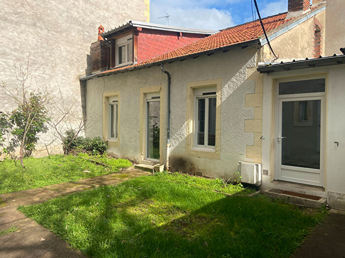 Appartement à vendre - Nevers, Centre-ville - 4 pièces - 2 chambres