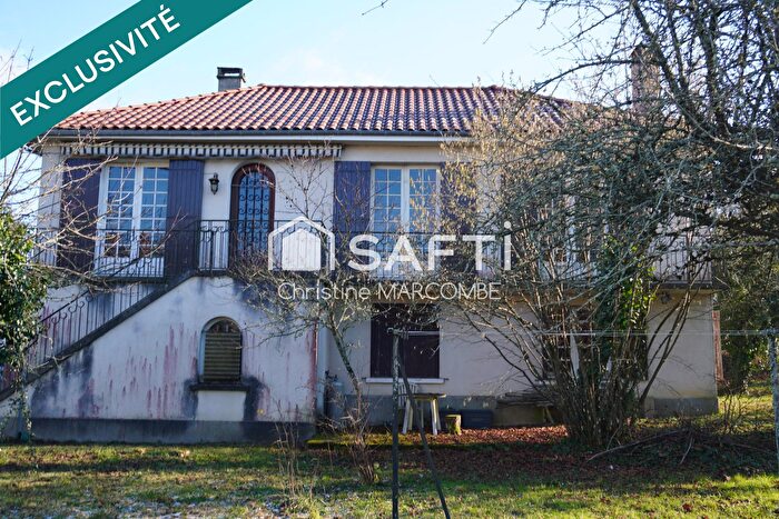 Maison à vendre - Thiviers - 6 pièces - 3 chambres