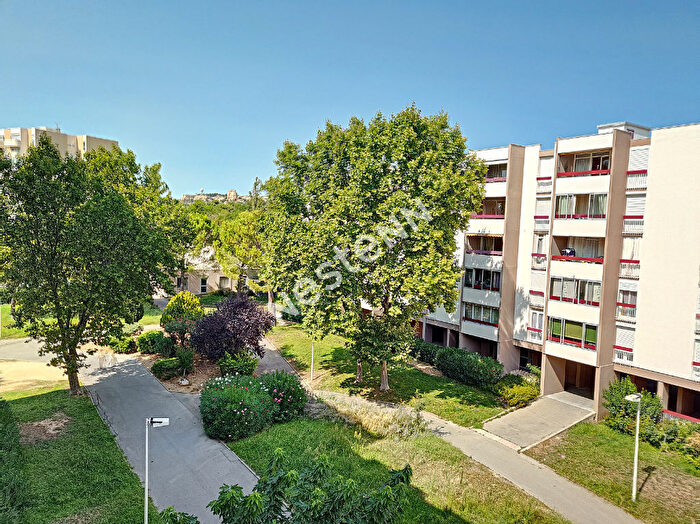 Appartement à louer - Vitrolles - 3 pièces - 2 chambres