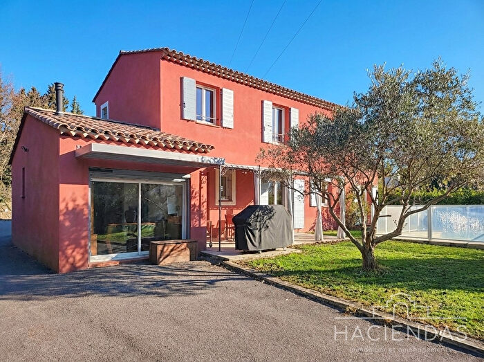 Maison à vendre - Pélissanne - 6 pièces - 5 chambres