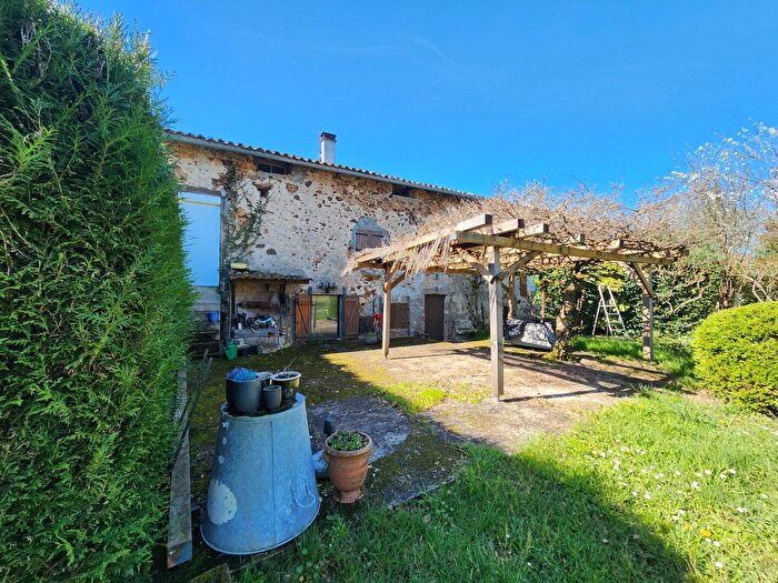 Maison 5 pièces à vendre à Brillac