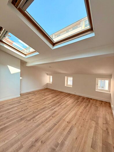 Métro Cuire, Caluire-et-Cuire - Appartement 1 pièce à louer