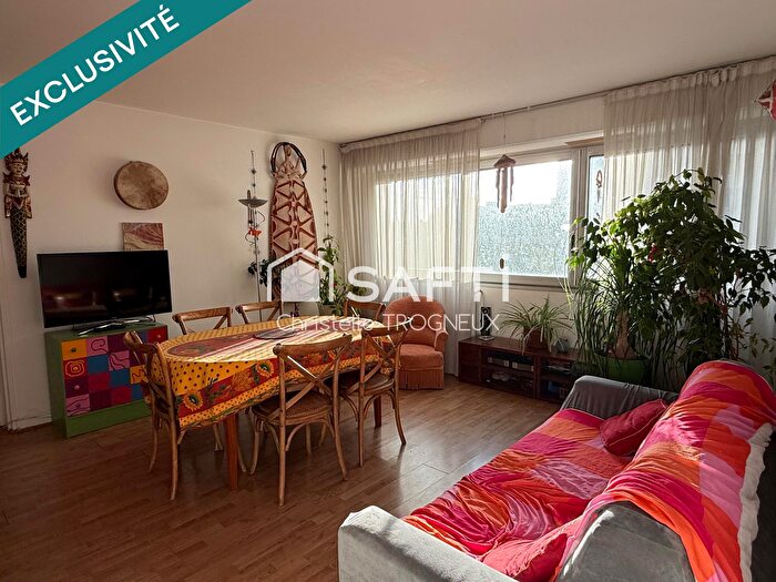 Appartement à vendre - Paris e , Belleville - 4 pièces - 3 chambres