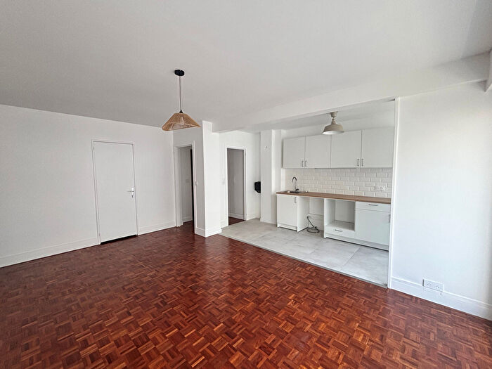 Appartement à louer - Levallois-Perret, Collange - 2 pièces - 1 chambre