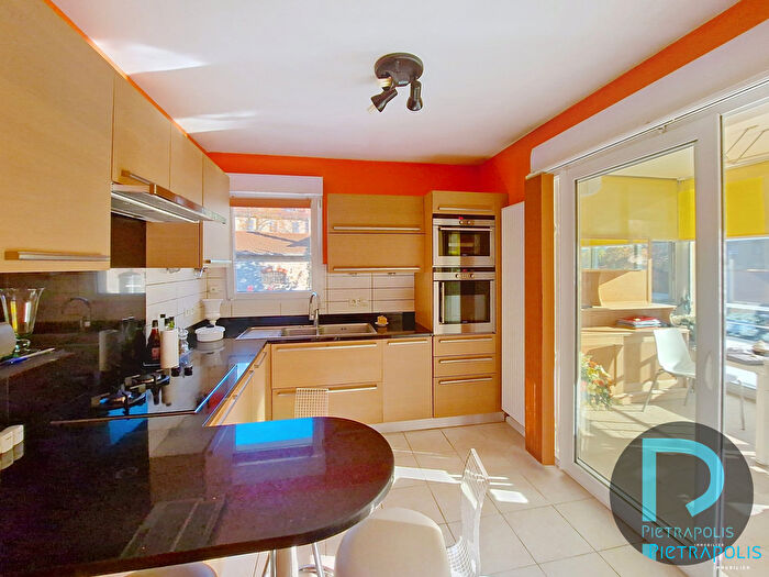 Appartement à vendre - Saint-Denis-lès-Bourg - 5 pièces - 3 chambres