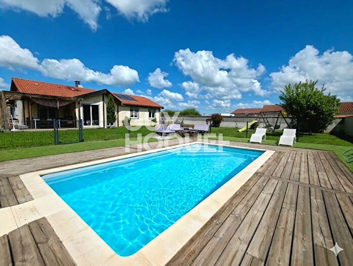 Maison à vendre - Saint-Étienne-le-Molard - 6 pièces - 4 chambres