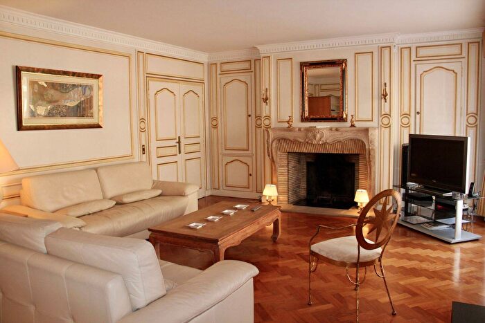 Paris 16ème arrondissement : Appartement 4 pièces à louer