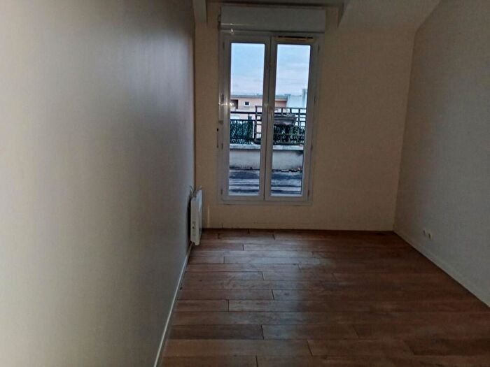 Appartement à vendre - Villeneuve-la-Garenne, Est - 5 pièces - 4 chambres
