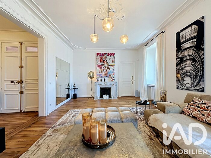 Appartement 7 pièces à Quartiers Centre, Centre-ville, à vendre