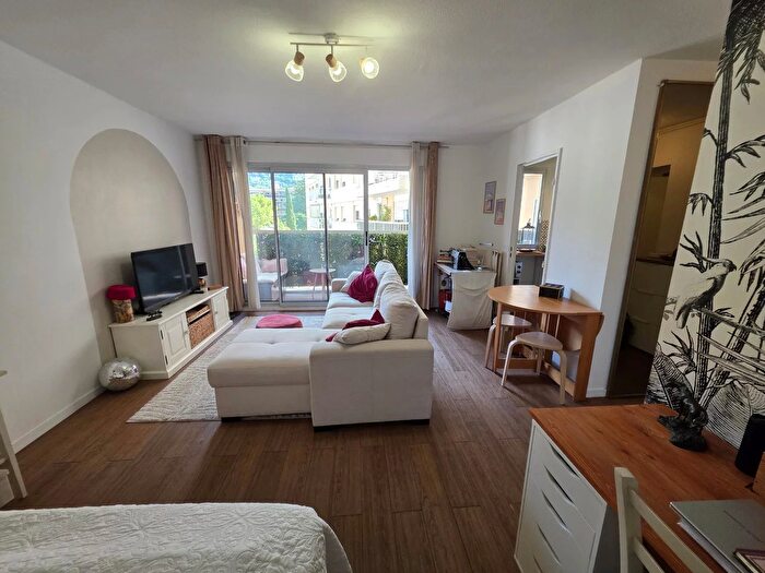 Nice, Saint-Roch : Appartement 1 pièce à vendre