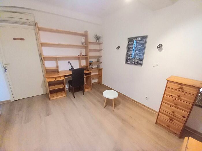 Appartement à louer - Centre Ville, Aix-en-Provence - 1 pièce