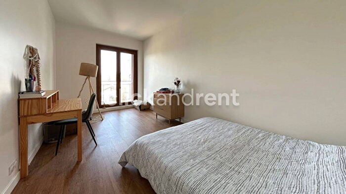 Appartement à louer - Mutuelle-Barbusse-Saint Rémy- Joliot Curie, Saint-Denis - 4 pièces - 3 chambres