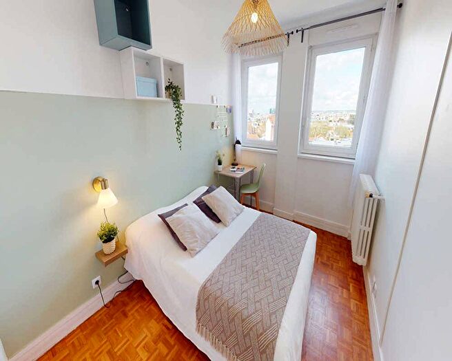 Appartement à louer - Garches - 4 pièces - 8 chambres