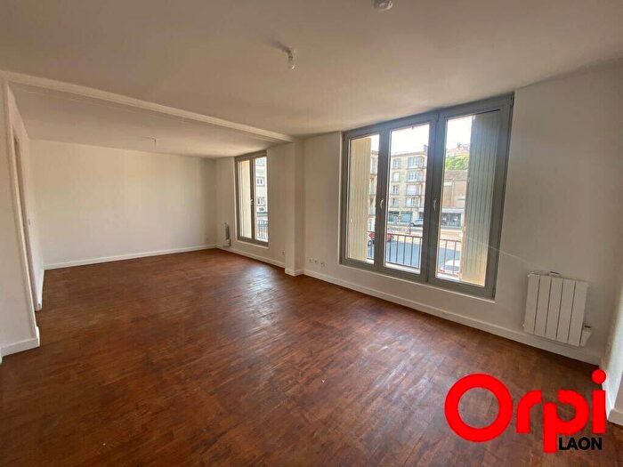 Appartement à louer - Gare Saint Marcel, Laon - 3 pièces - 2 chambres