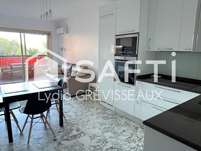 Appartement à vendre - Beaulieu-sur-Mer - 3 pièces - 2 chambres