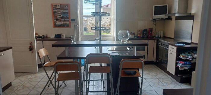 Maison à vendre - Pact - 8 pièces - 5 chambres