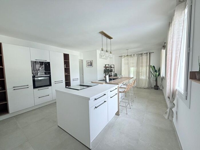 Maison à vendre - Robion - 7 pièces - 4 chambres