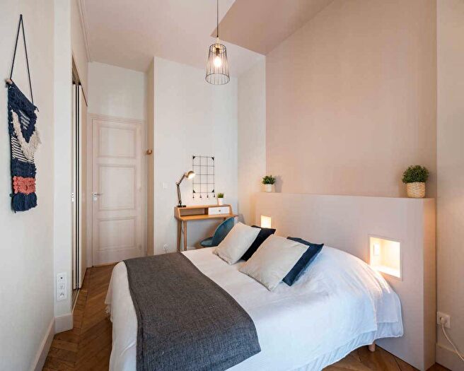 Appartement à louer - Presquîle, Centre ville, Cordeliers, Lyon ème arrondissement - 5 pièces - 5 chambres