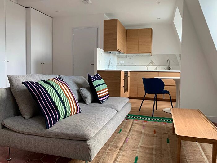 Appartement à louer - Paris e , Chaillot - 1 pièce