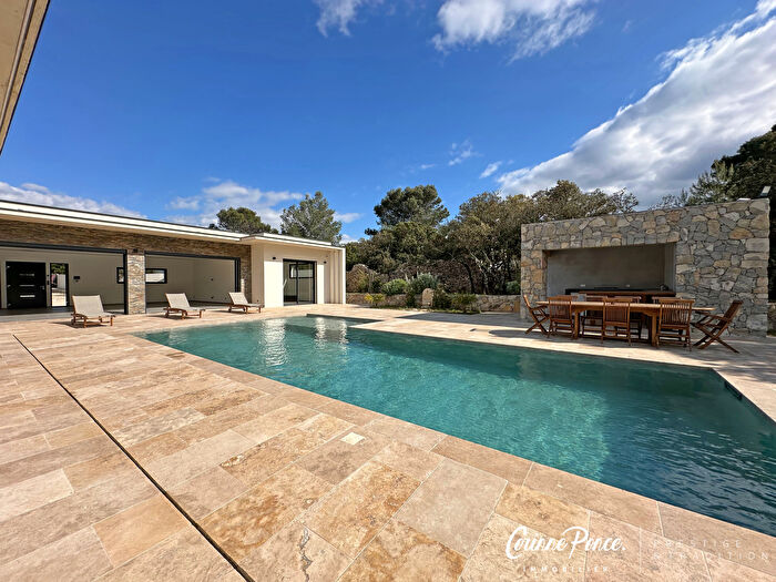 Maison à vendre - Nîmes, Terres de Rouvière, LEau Bouillie - 10 pièces - 5 chambres