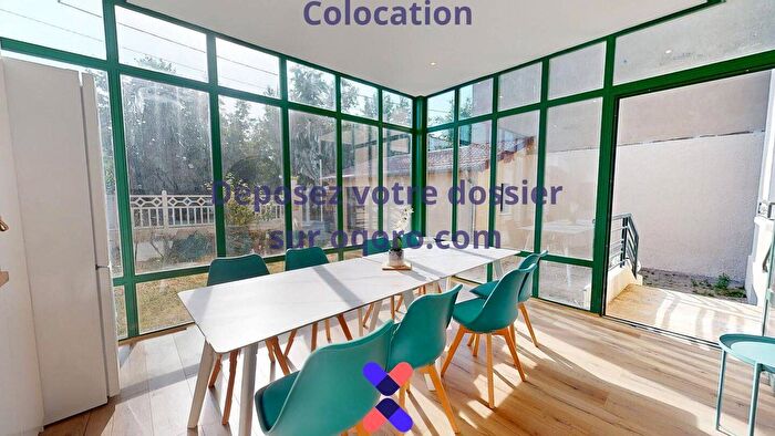 Maison à louer - Croix Luizet, Villeurbanne - 13 pièces - 12 chambres