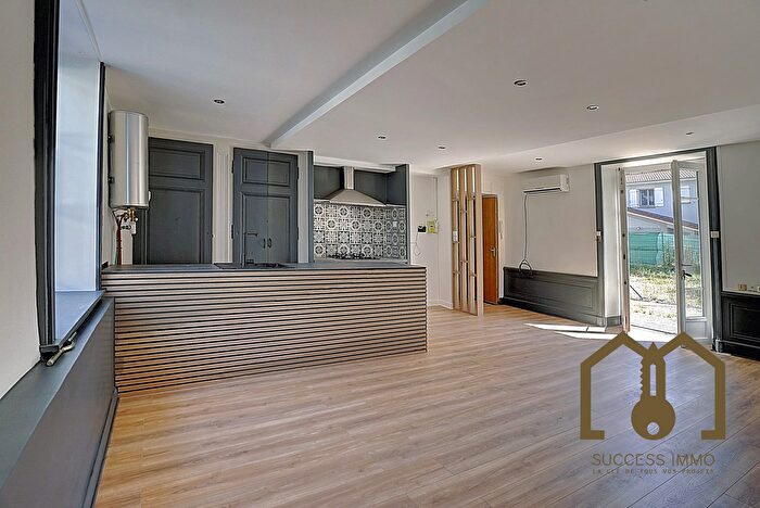 Vaulx-en-Velin, Village : Appartement 3 pièces à vendre