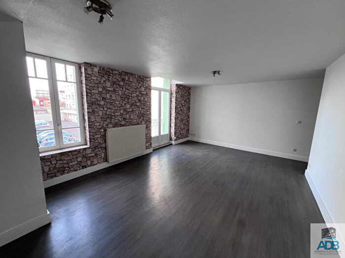 Appartement à louer - Roanne, Faubourg Paris - 4 pièces - 3 chambres