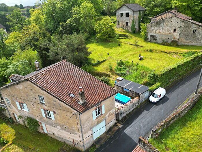 Maison à vendre - Bellac - 12 pièces - 5 chambres