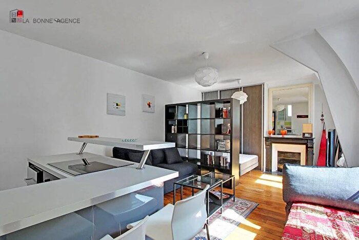 Appartement à louer - Porte Dauphine, Paris ème arrondissement - 1 pièce