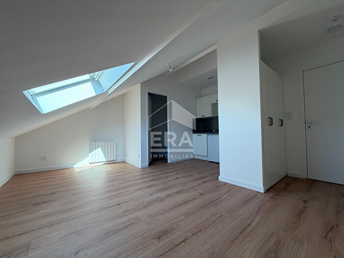 Lons-le-Saunier, Gare, Préfecture, Salines : Appartement 2 pièces à louer