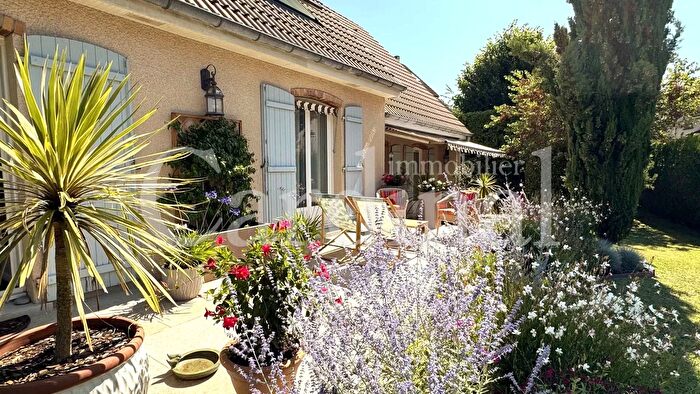 Maison à vendre - Noisy-le-Roi - 7 pièces - 5 chambres