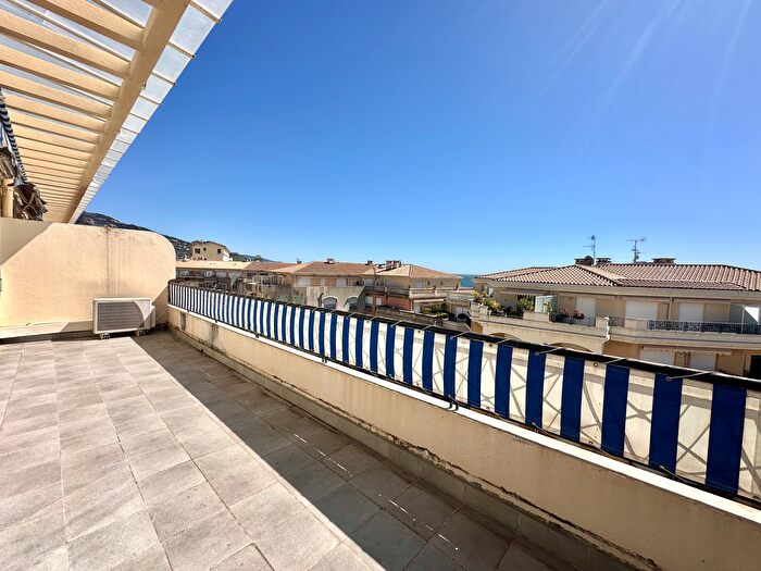 Appartement à vendre - Menton, Hôtel de Ville, Vieille Ville, Musée, Madone, Carnolès - 2 pièces - 1 chambre