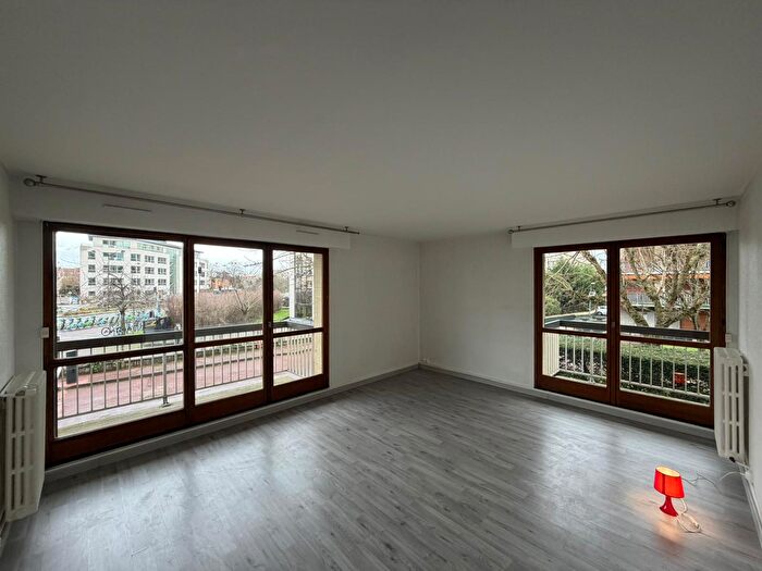 Appartement à louer - Rueil-Malmaison, Plaine Gare - 3 pièces - 2 chambres