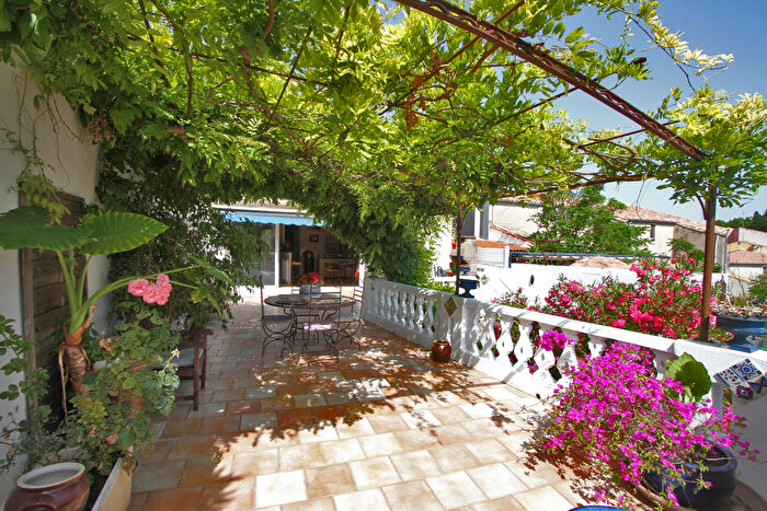 Maison à vendre - Poussan - 7 pièces - 4 chambres