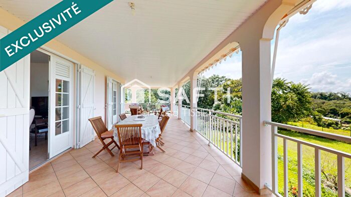 Maison à vendre - Le Lamentin - 9 pièces - 6 chambres