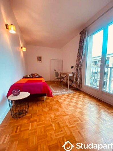 Appartement à louer - Avenues, Compiègne - 1 pièce - 4 chambres