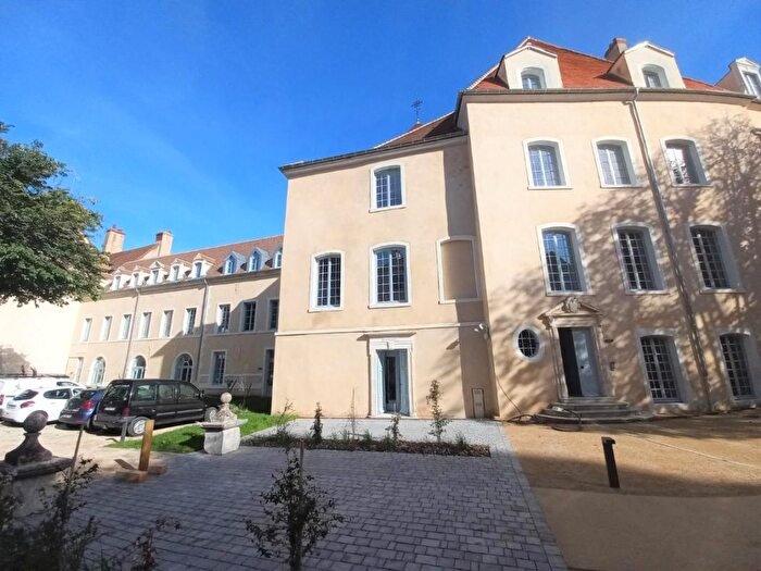 Appartement à louer - Chalon-sur-Saône, Centre-ville - 2 pièces - 1 chambre