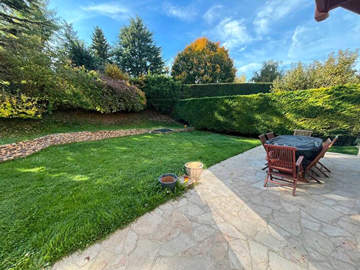 Maison à louer - Saint-Germain-en-Laye - 7 pièces - 4 chambres