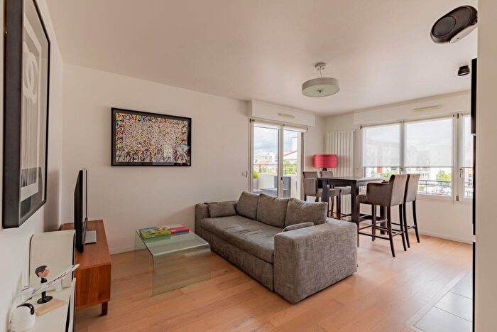 Courbevoie, Hôtel de ville - Appartement 2 pièces à vendre