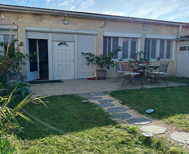 Maison à vendre - Lesparre-Médoc - 4 pièces - 2 chambres