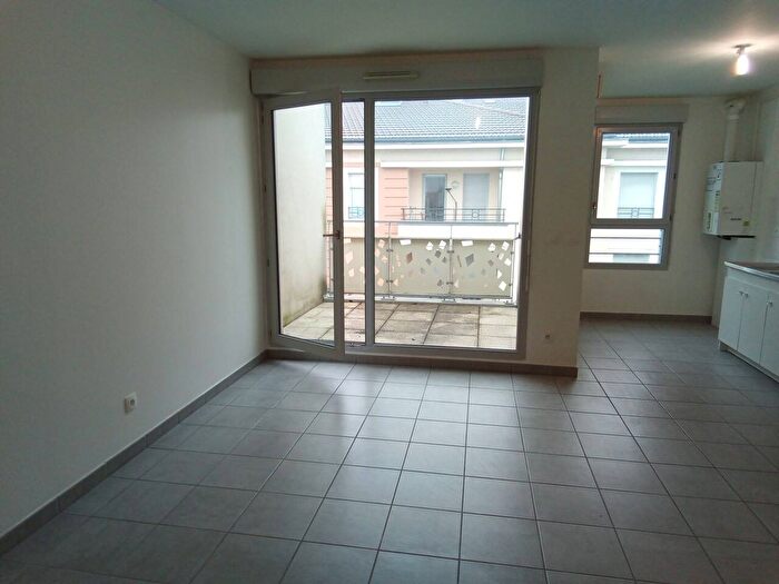 Appartement à louer - Le-Trillet, Meyzieu - 3 pièces - 2 chambres