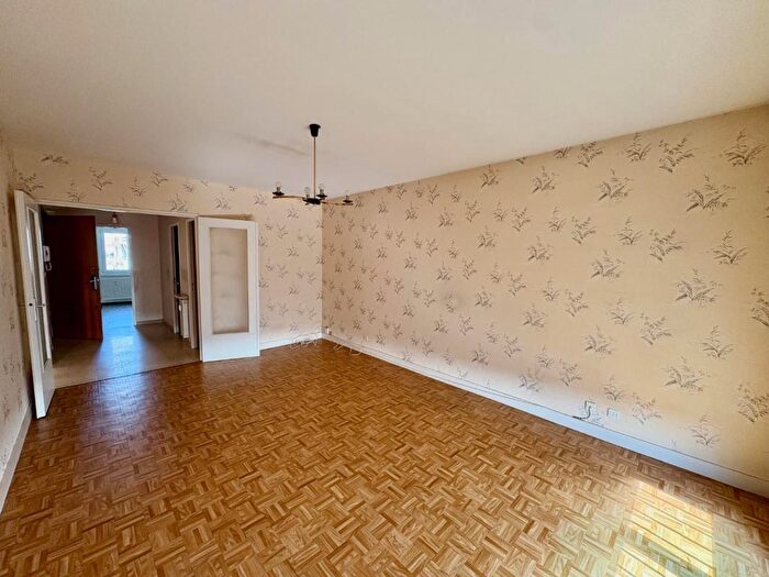 Appartement à louer - Roanne, Centre-ville, Varenne - 2 pièces - 1 chambre