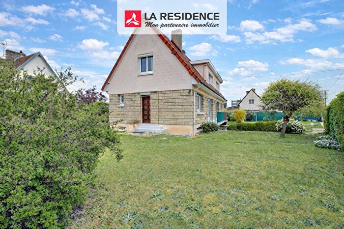 Maison à vendre - Saint-Étienne-du-Rouvray - 5 pièces - 3 chambres