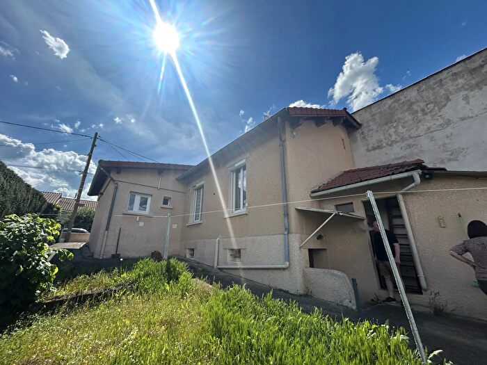 Auzat-la-Combelle : Maison 3 pièces à vendre
