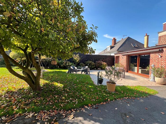 Maison à vendre - Saint-Saulve - 10 pièces - 4 chambres