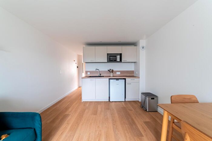 Appartement à louer - Nantes, Hauts-Pavés, Saint-Pasquier, Saint-Félix, Université - 1 pièce