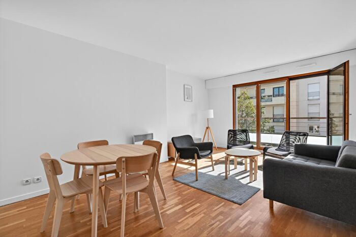 Appartement à vendre - Issy-les-Moulineaux, Les Iles, La Ferme - 3 pièces - 2 chambres