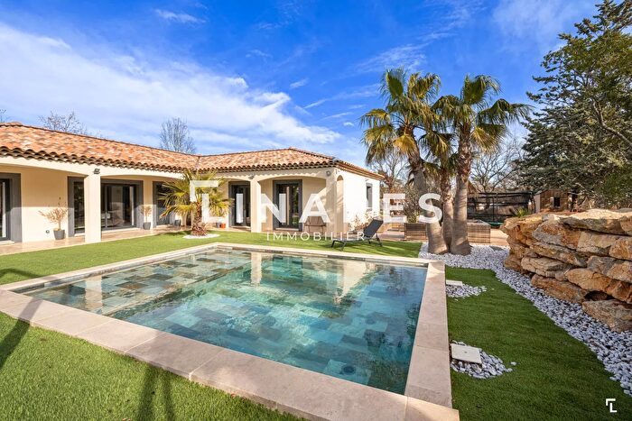 Maison à vendre - Plan-dAups-Sainte-Baume - 6 pièces - 5 chambres