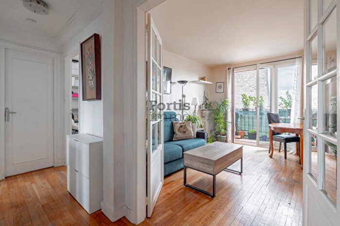 Paris 20ème, Gambetta : Appartement 4 pièces à vendre