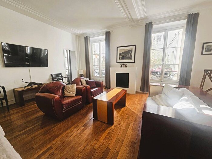 Appartement à louer - Montorgueil-Saint Denis, Paris ème arrondissement - 3 pièces - 2 chambres